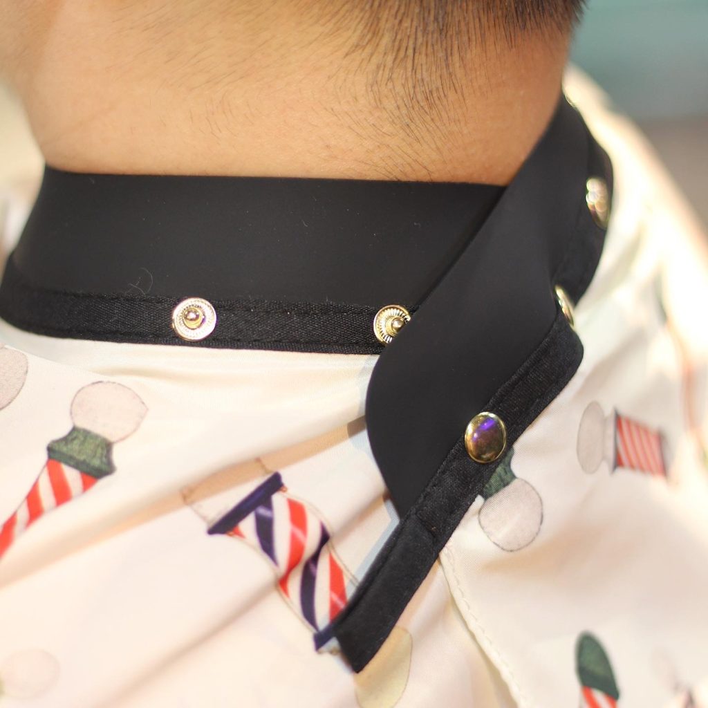 【ラバーストッパー仕様】GBBC108 Grimsteads Cutting Cape for Barber 『Vintage Barber Pole Design』 | Royal ...